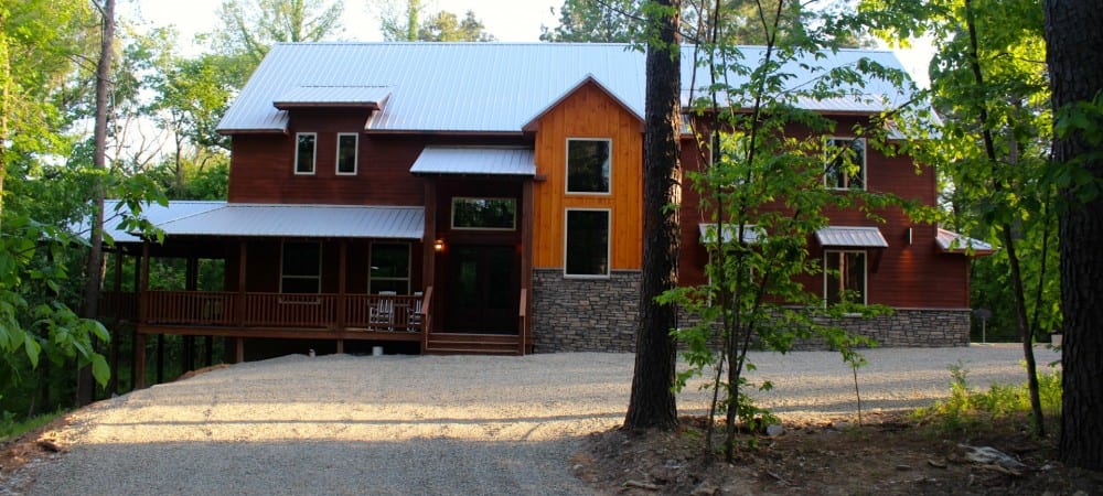 Lazy Bear Lodge: Charmingly Rustic Large Group Accommodations